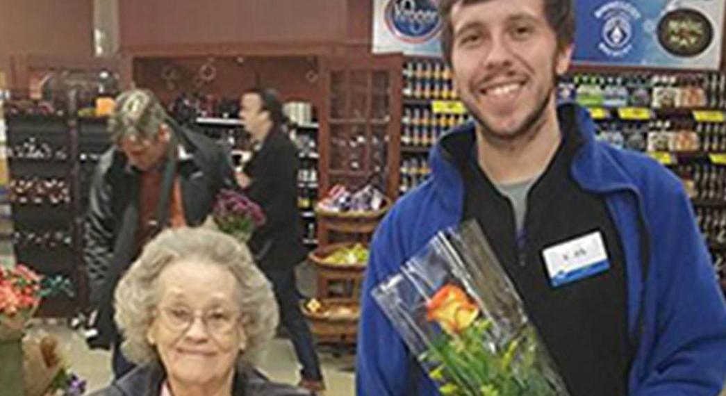 Kind Cashier Left Register And Bought A Rose For A Grandma After ...