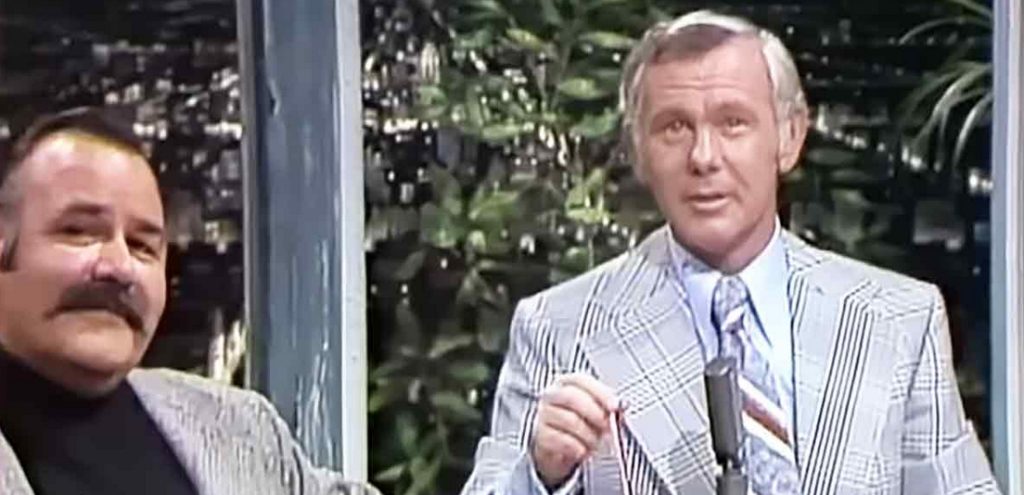 Jonathan Winters leaves Johnny in stitches with unforgettable stories ...