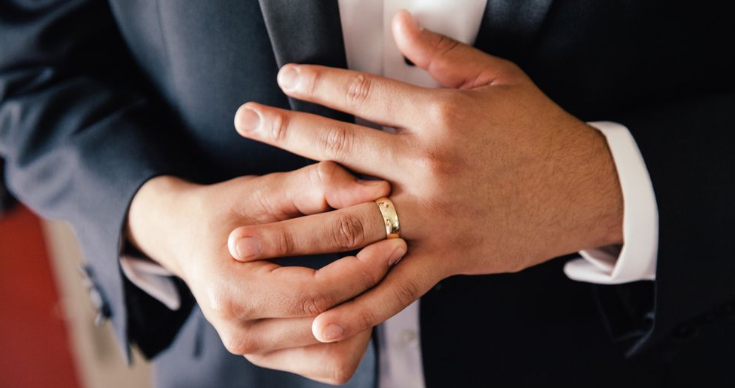 If your husband doesn't wear wedding ring, here's what it means - Top Stories