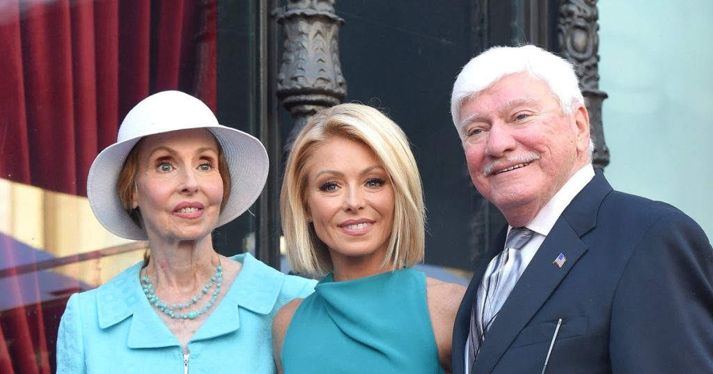 Big sad news: Kelly Ripa’s mother, Esther Ripa, dies at 83 from rare ...